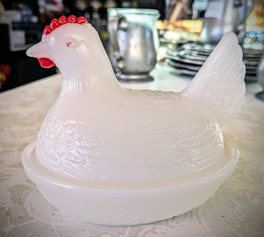 Vintage Milk Glass Nesting Hen W/red - Etsy