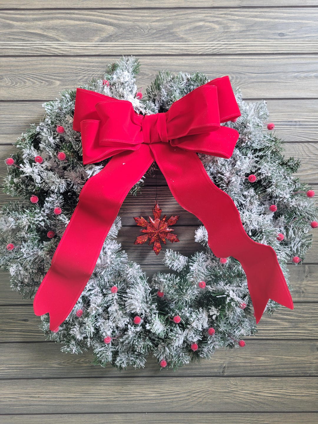 24 Inch Christmas Wreath, Snow Covered Wreath, Flocked Christmas Wreath ...