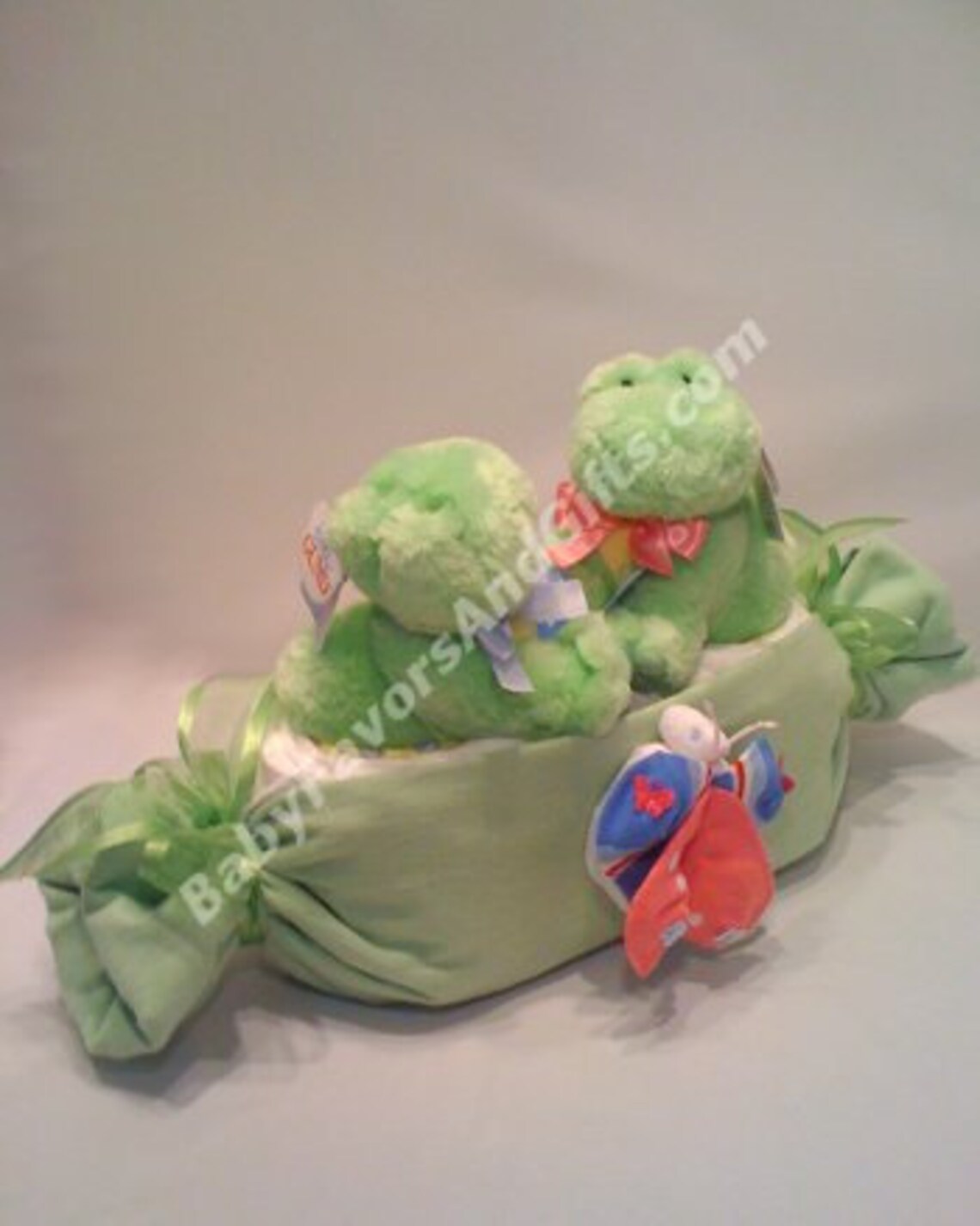 Very Cute Peas in A Pod Diaper Cake - Centerpiece or Gift for Baby ...