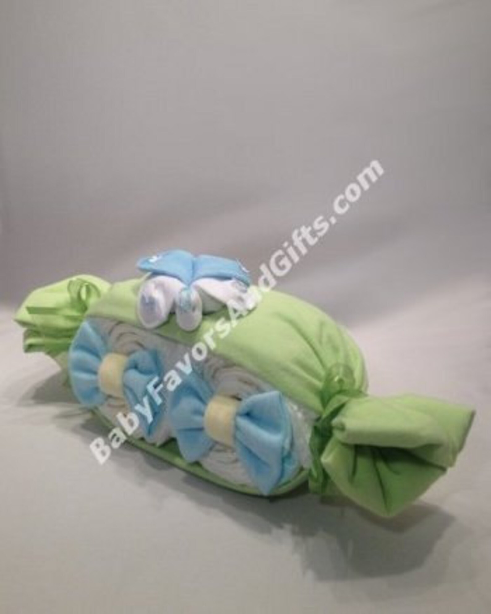 Very Cute Peas in A Pod Diaper Cake - Centerpiece or Gift for Baby ...