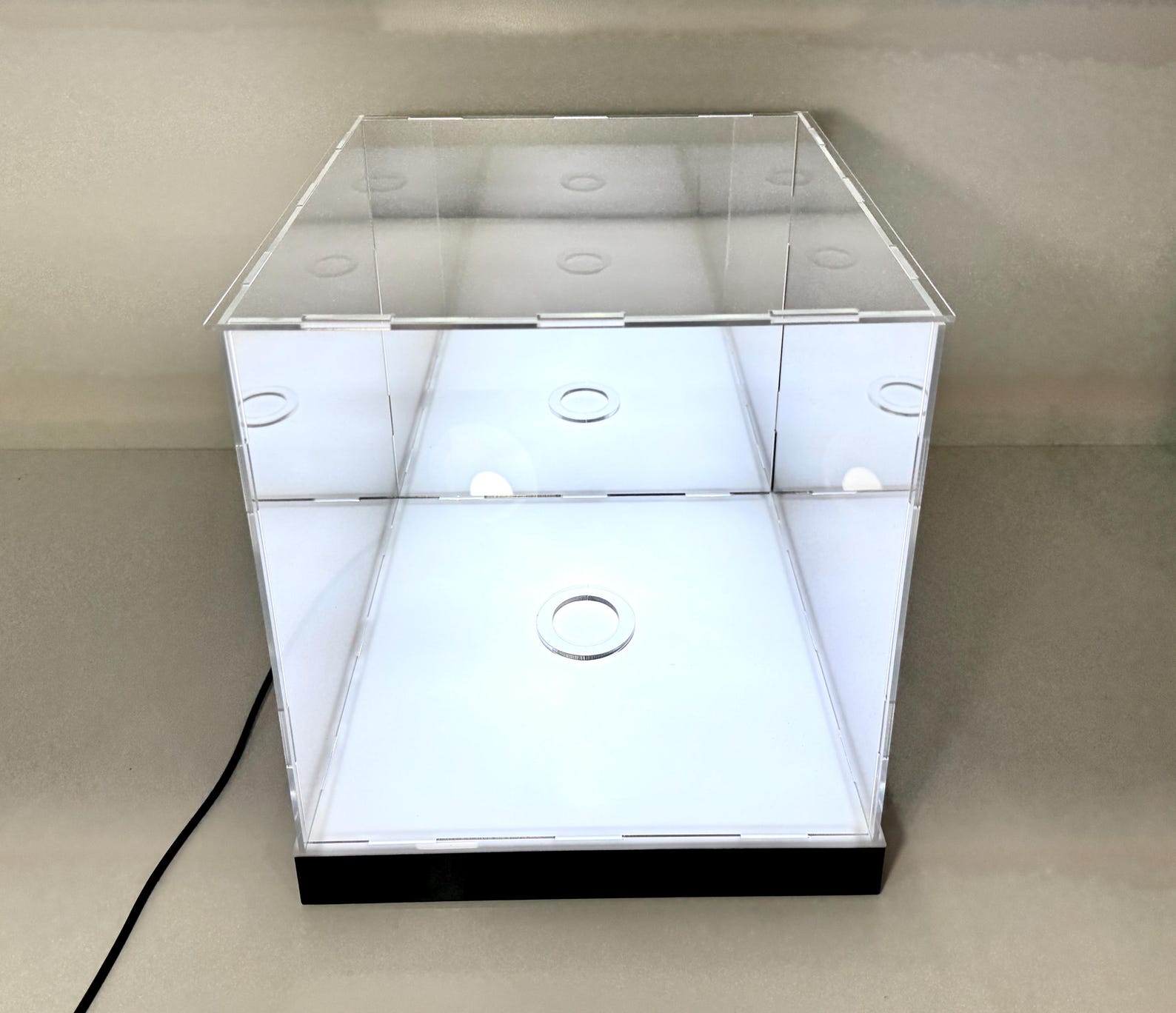 Basketball LED Bottom Display Case With LED Base & Mirror Back - Free ...