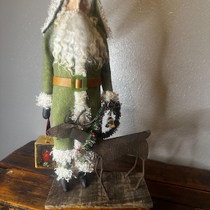 20 1/2 Santa With Wreath and Reindeer - Etsy
