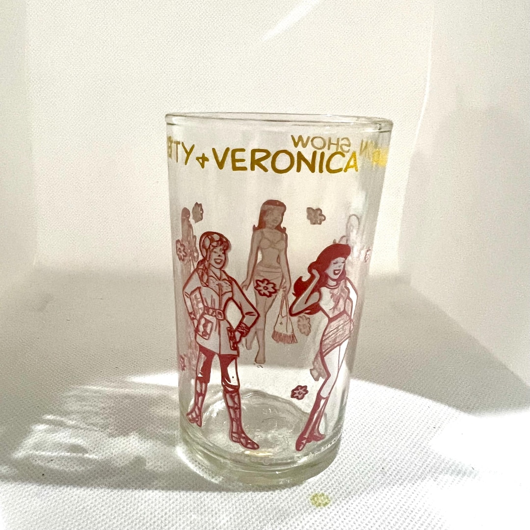 Vintage 1976 Betty and Veronica Fashion Show Glass Tumbler Archie Comic ...