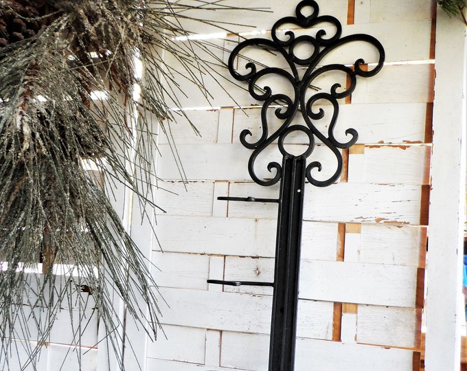 Vintage Wrought Iron Skeleton Key Wall Hook Large Oversized Key Mid ...