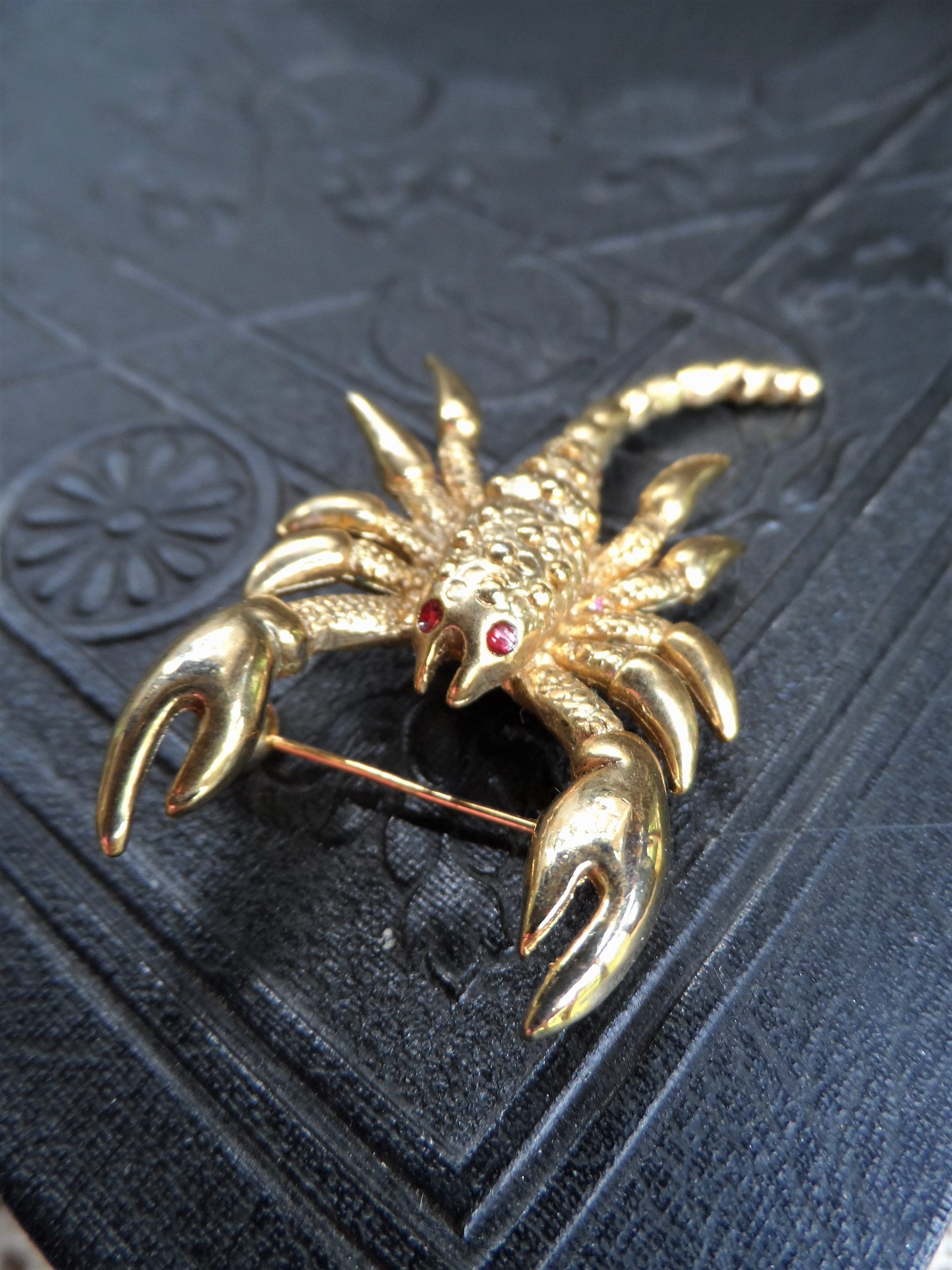 Vintage Lobster Brooch Pin Textured Gold Plate Brooch Ruby Red | Etsy
