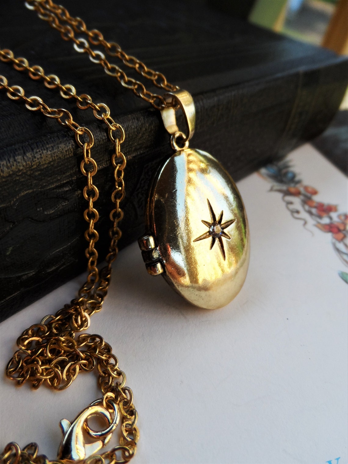 Vintage Style Locket Necklace Oval Locket Star Design Crystal - Etsy