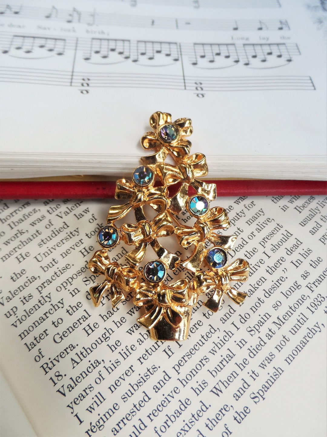 Vintage Avon Christmas Tree Brooch Aurora Borealis AB Glass Rhinestones ...