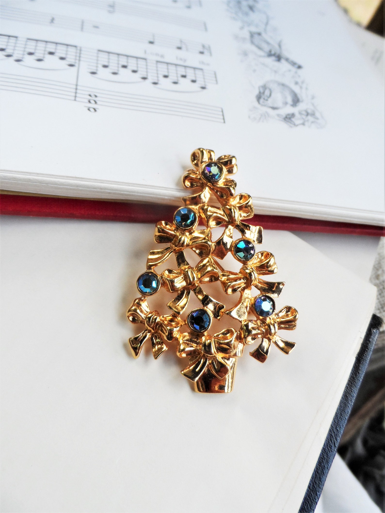 Vintage Avon Christmas Tree Brooch Aurora Borealis AB Glass - Etsy