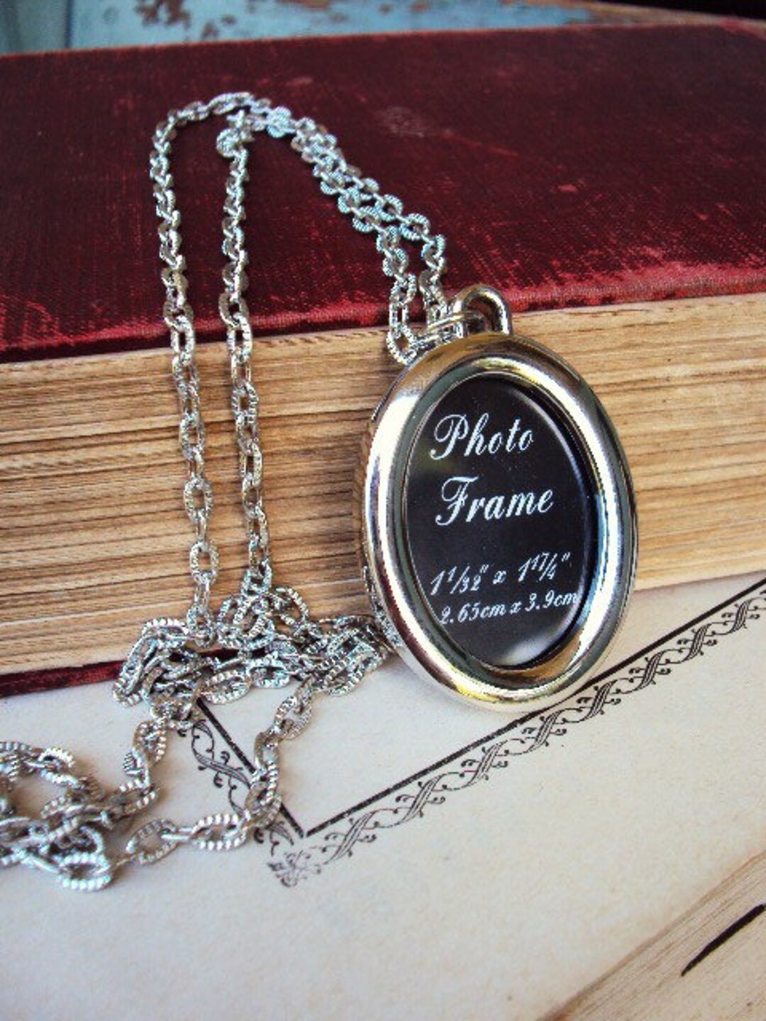 Long Necklace Picture Frame Pendant Oval Photo Frame Textured Chain ...