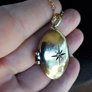 Vintage Style Locket Necklace Oval Locket Star Design Crystal ...
