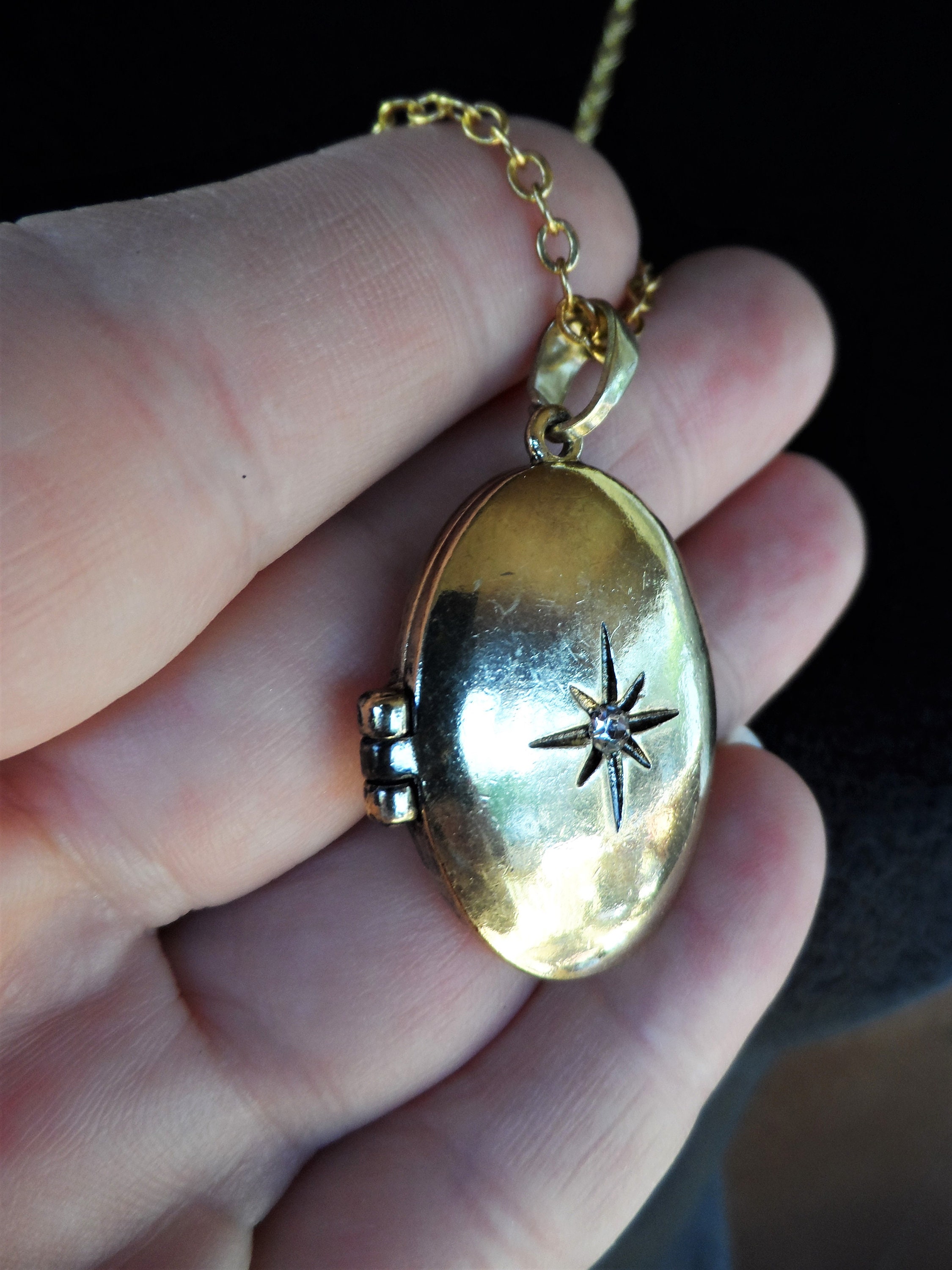 Vintage Style Locket Necklace Oval Locket Star Design Crystal - Etsy