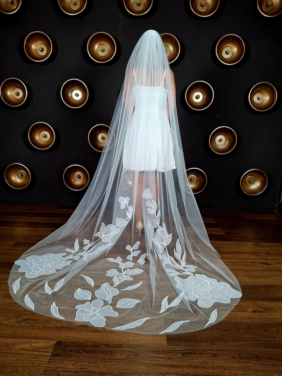 Wedding Veil Floor Length Veil Cathedral Veil With Flower Applique Veil ...