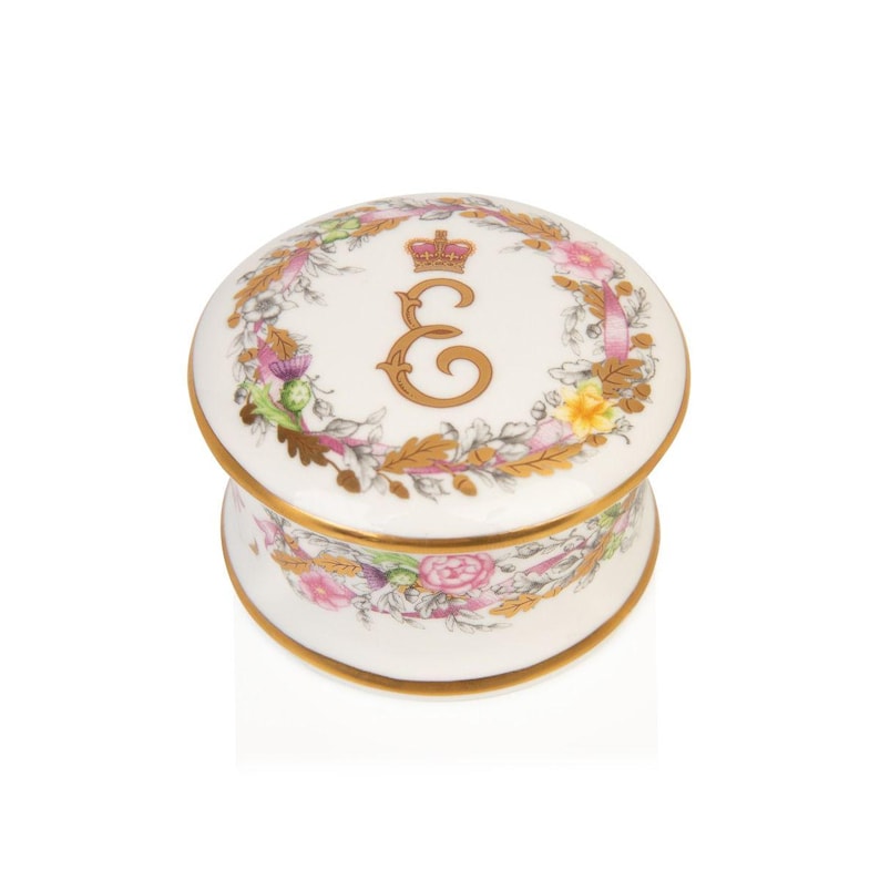 The Official Queen Elizabeth II Commemorative Pillbox - Etsy