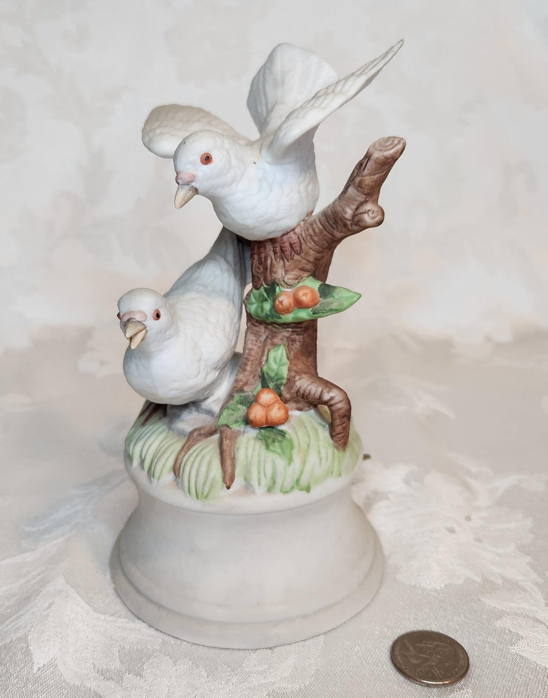 Music Box/ Doves and Holly Figurine - Etsy