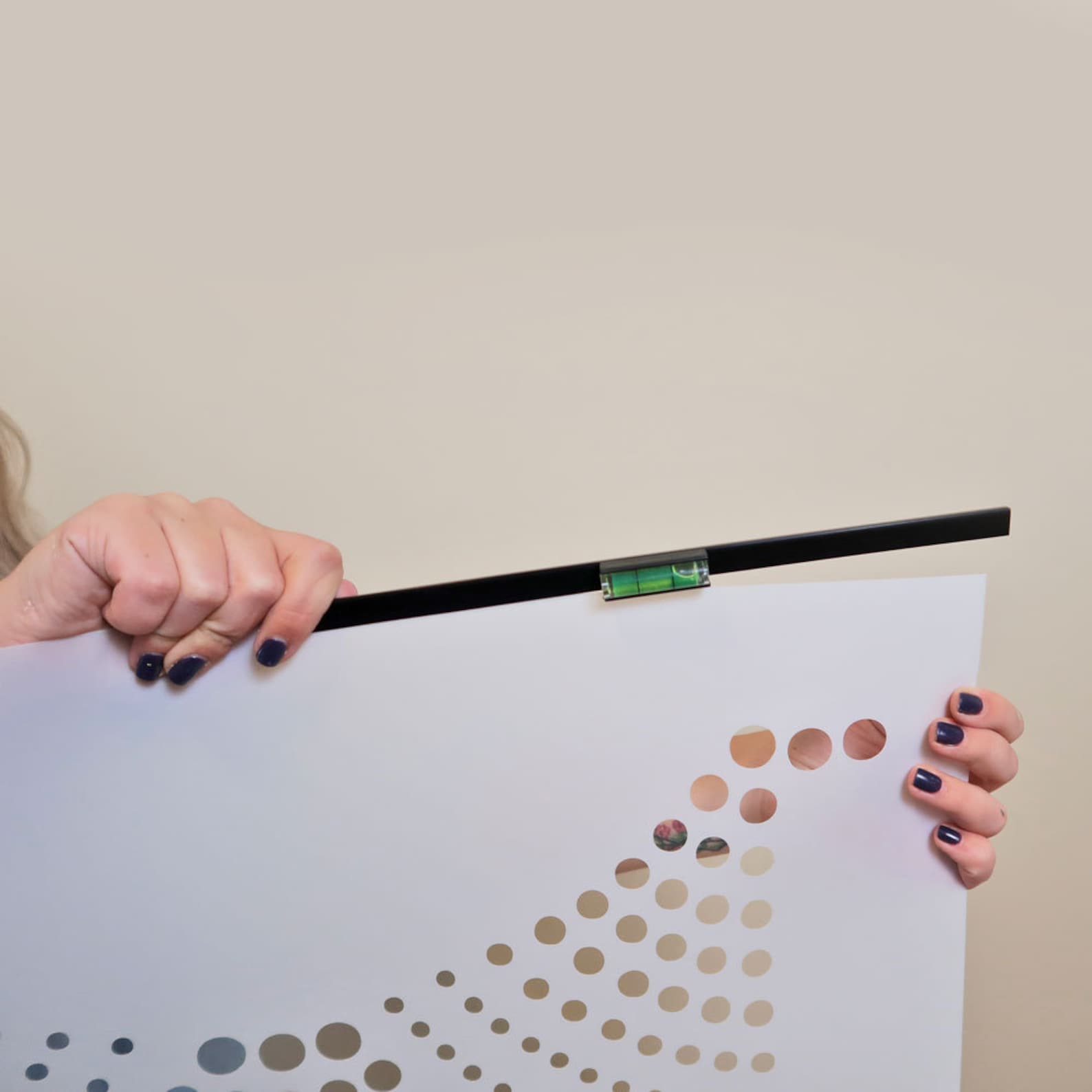 Clip-on STENCIL LEVEL, Perfect Innovative Tool for Positioning and ...