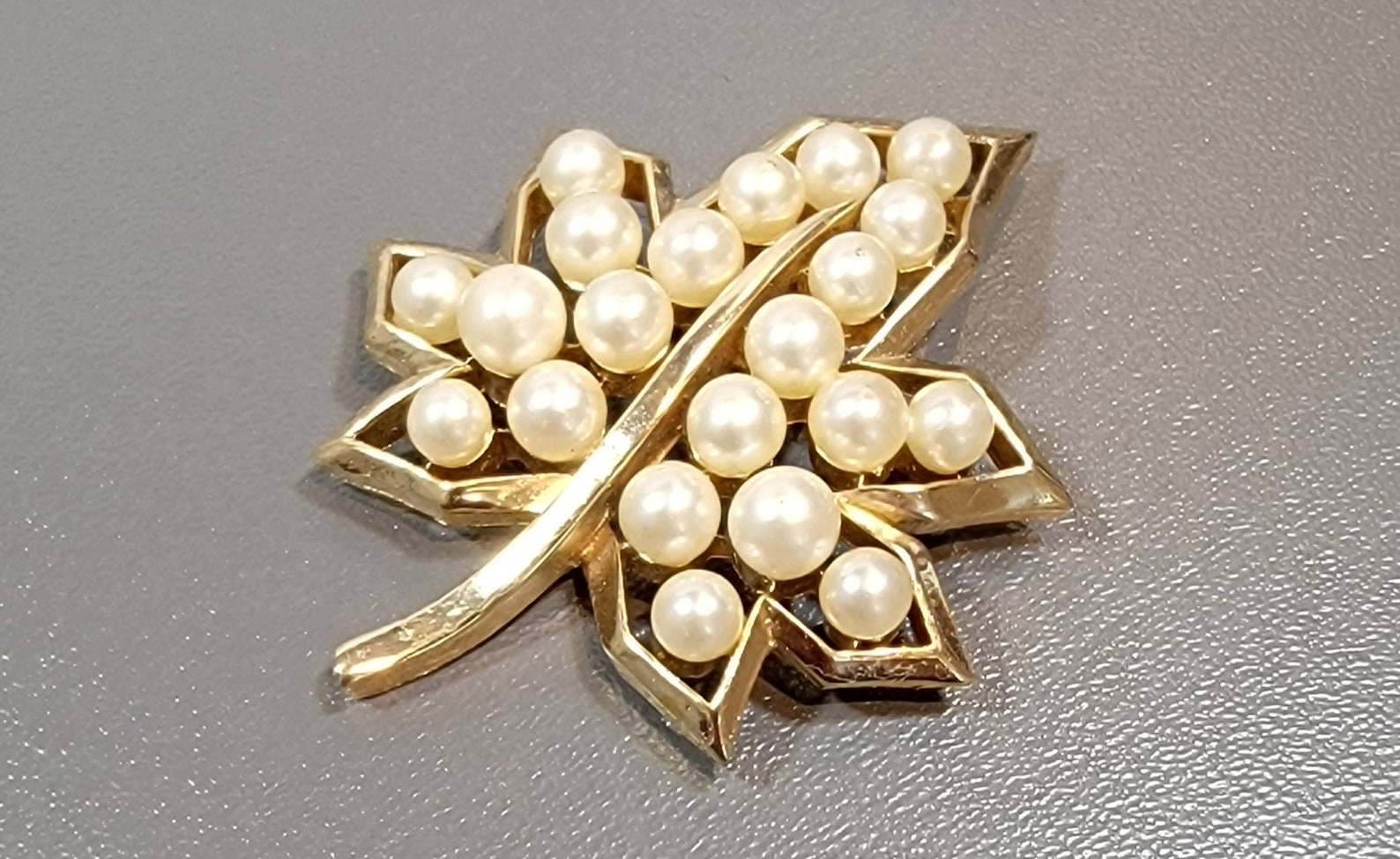 Pearl Brooch Trifari Maple Leaf Design Gold Tone Faux Pearls - Etsy