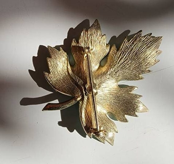 maple Leaf brooch green enamel spring time jewelry - Gem