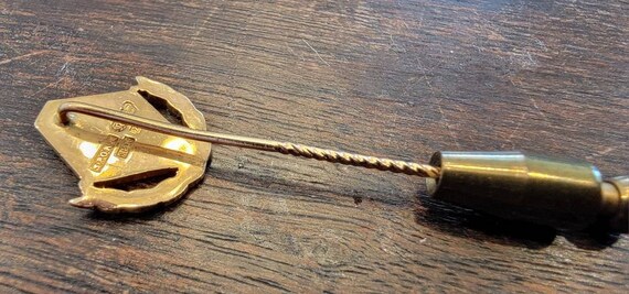 renault lapel pin 18 karat yellow gold with enamel - Gem