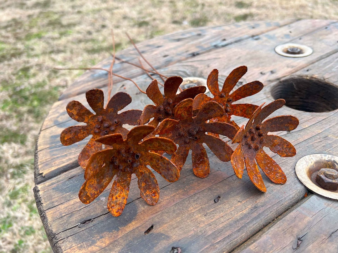 Rusty Metal Daisy Flowers (set of 6): Handmade Rustic Industrial Decor ...