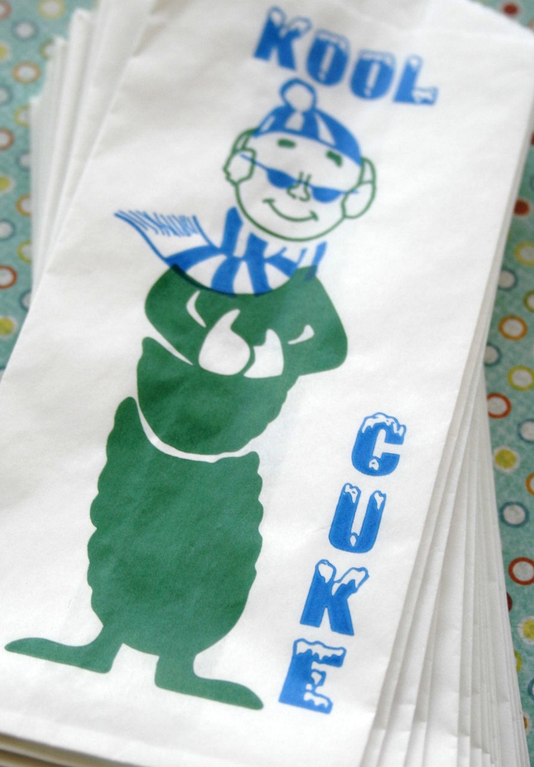 Vintage Style Cool Cuke Pickle Bags - White With Blue and Green ...