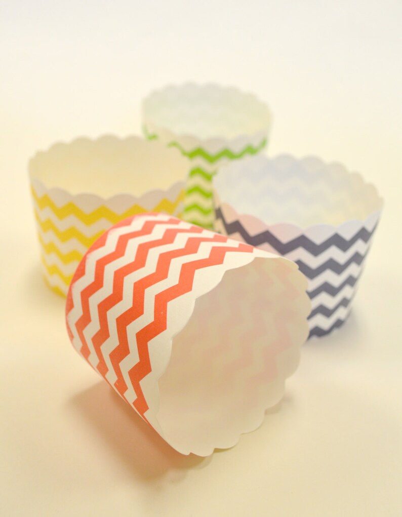 Chevron Nut or Portion Paper Baking Cups With Scalloped Tops - Red and ...