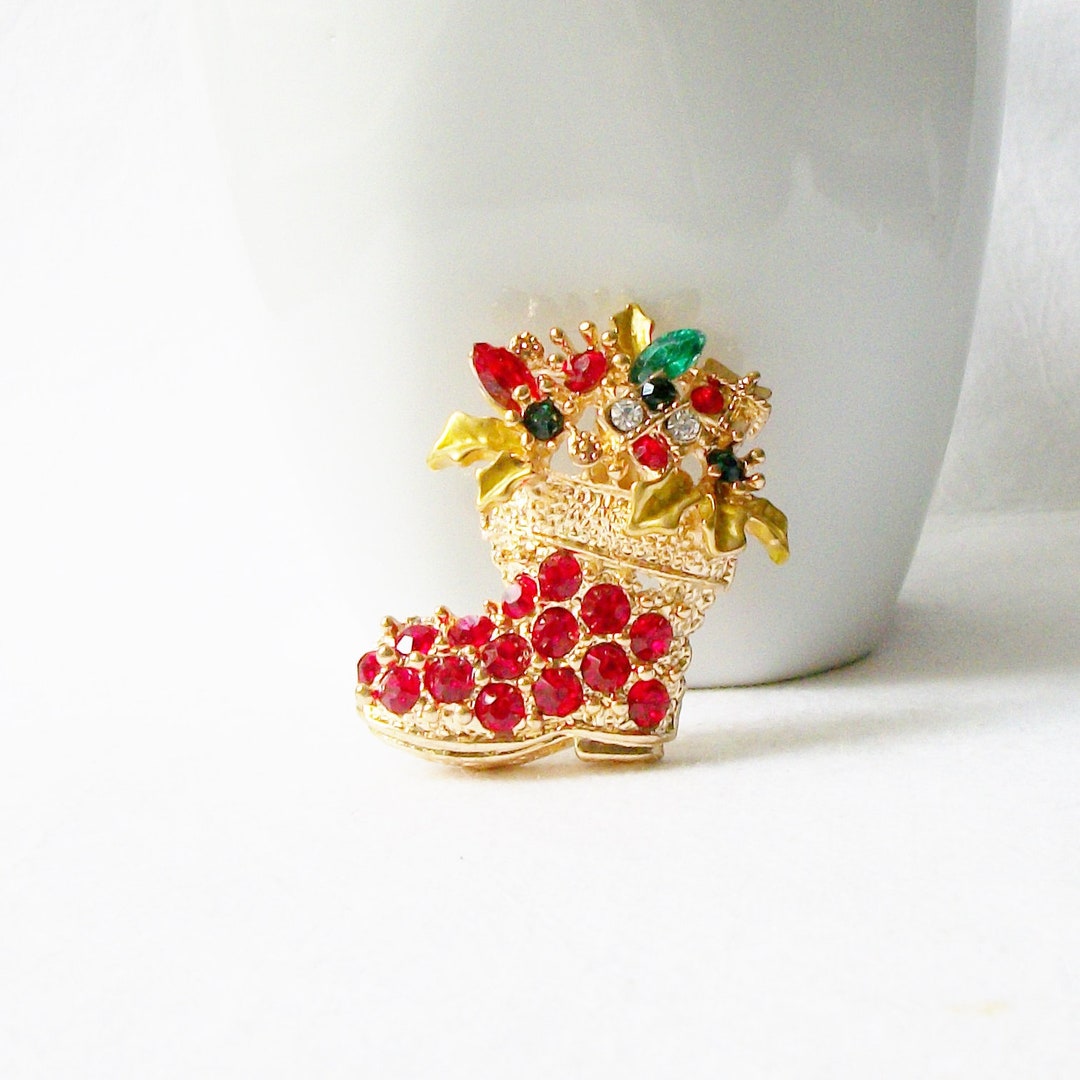 Vintage Christmas Boot Brooch - Etsy