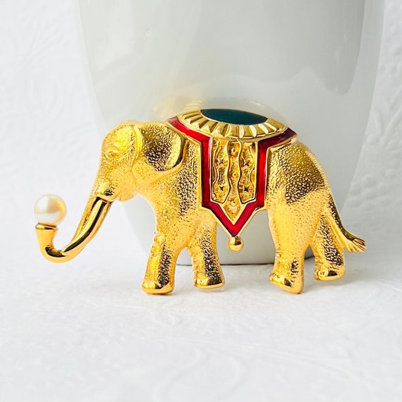 vintage monet elephant brooch - Gem