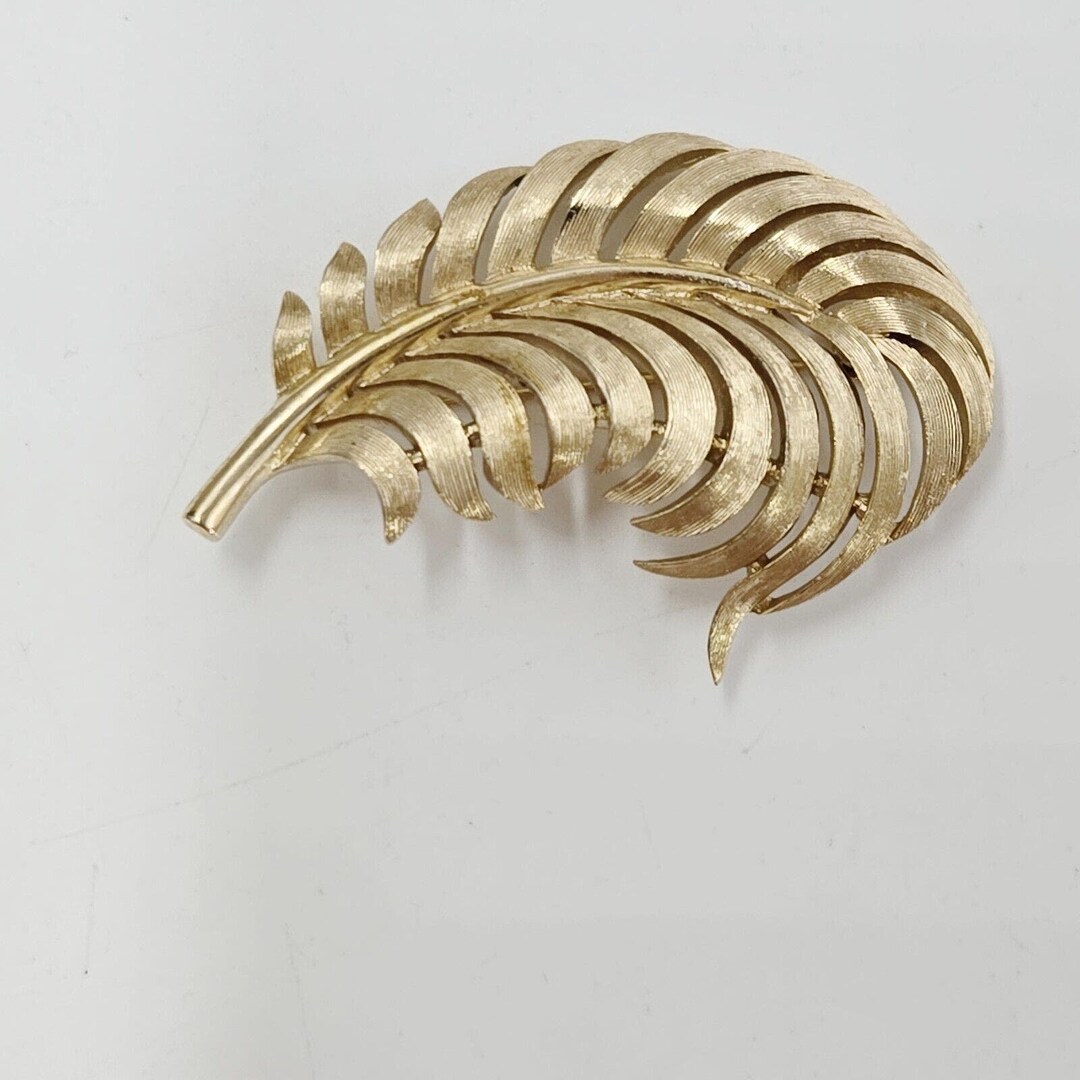 Vintage Crown Trifari Large Gold Tone Feather Drooping Brooch Pin - Etsy