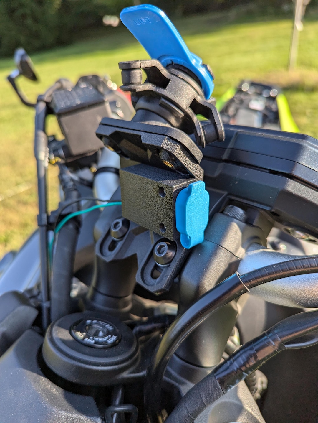 2021-2022 Yamaha MT07 Phone Mount With Integrated USB-C Charging | Quad ...