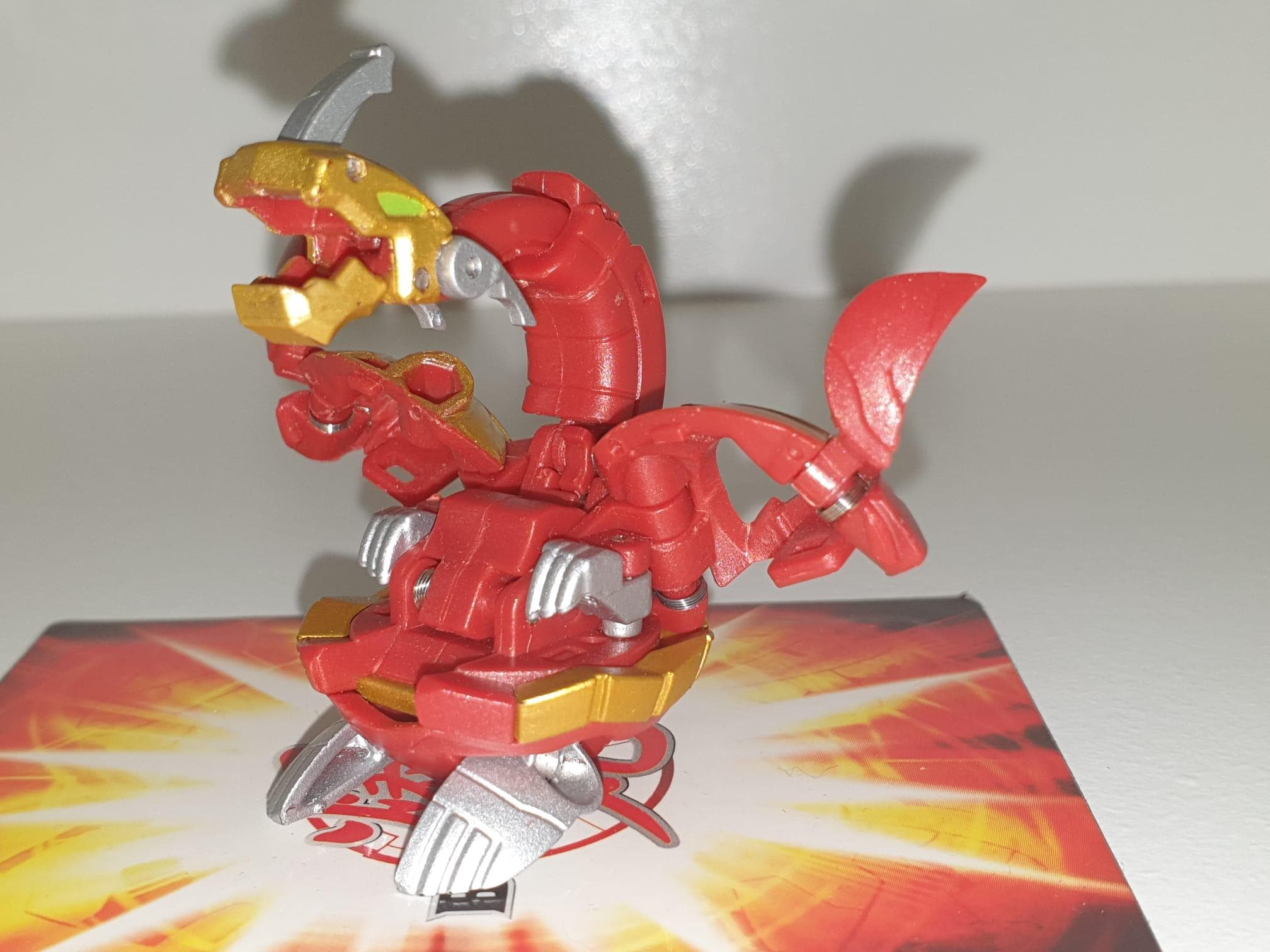 Bakugan Ultimate Dragonoid Toy