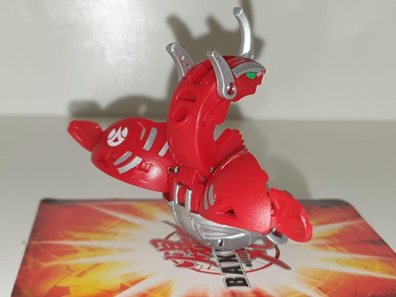 Bakugan Meta Dragonoid Red Pyrus 950G Mechtanium Surge G-change Battle ...