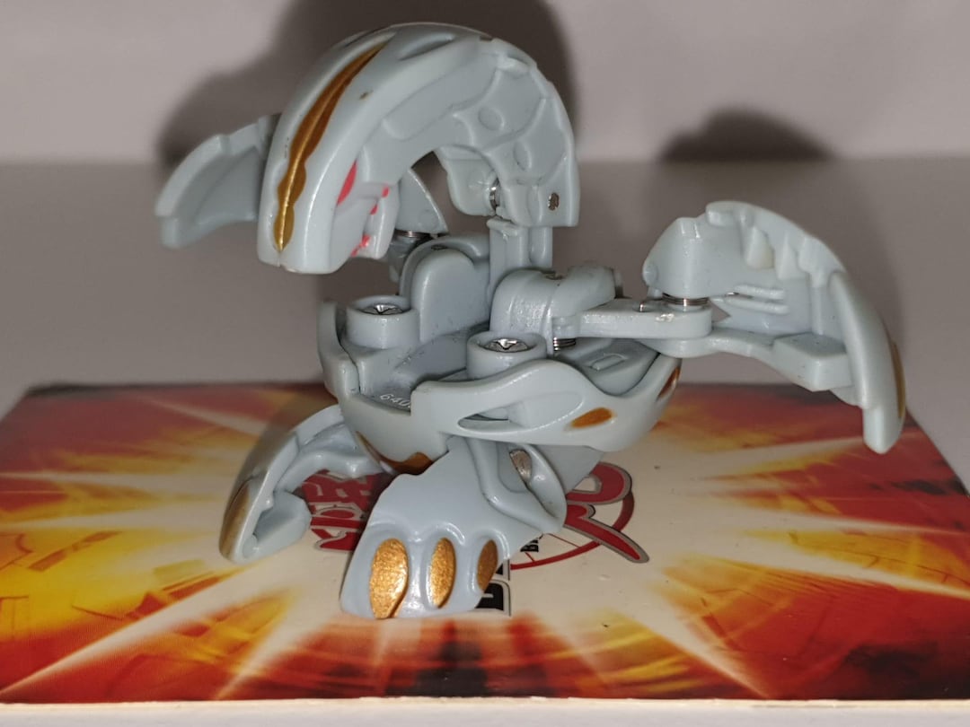 Bakugan Battle Brawlers Gray Haos Wavern 640g - Fast Shipping Worldwide ...