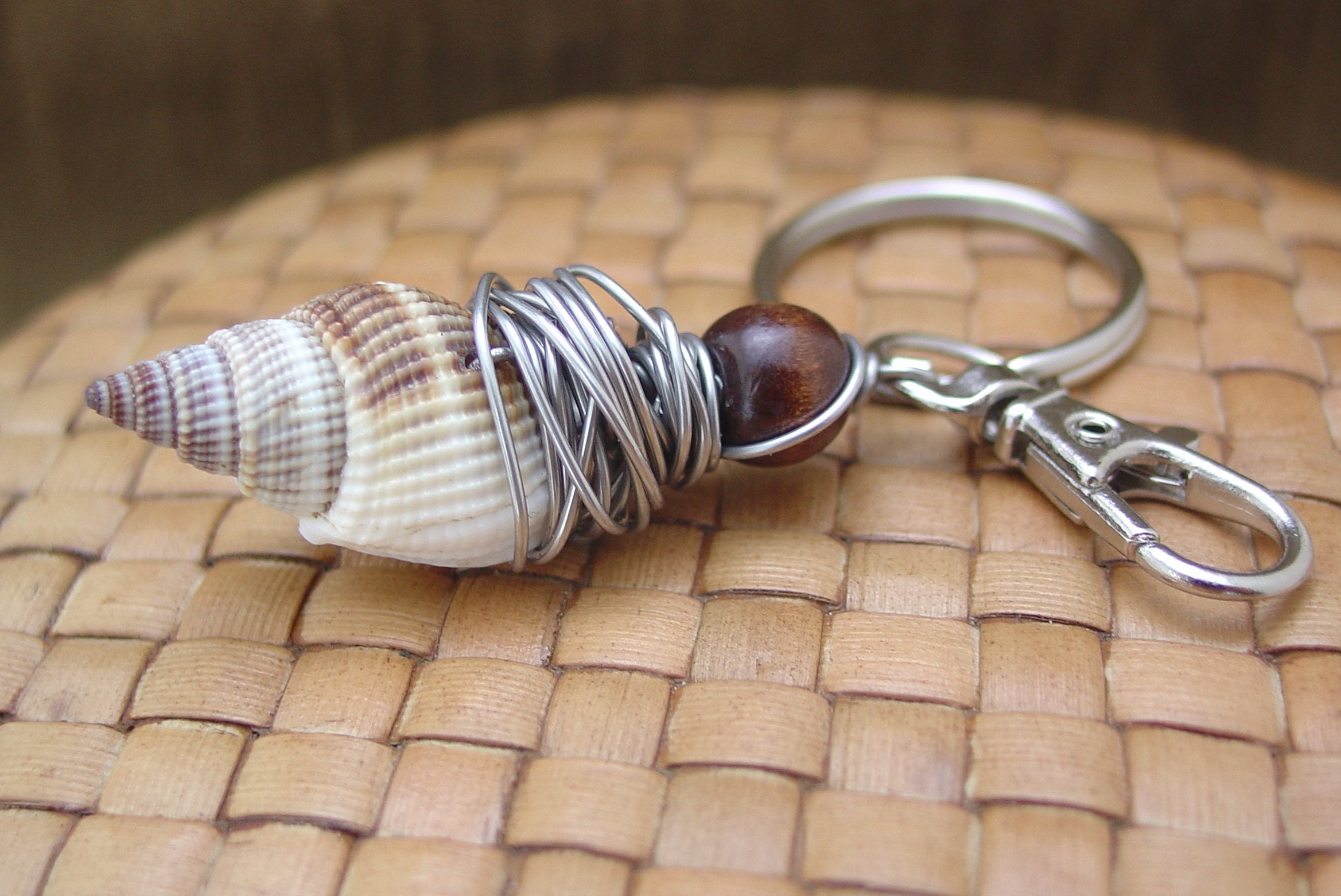 Top Wrapped Sea Shell and Wood Bead Key Chain - Etsy