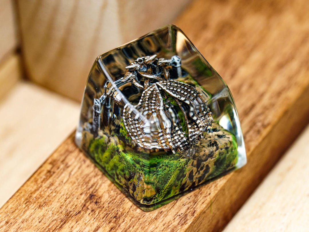 Custom Old Lord 3D Elden Ring Talisman Keycap, Gaming Keycap for ...