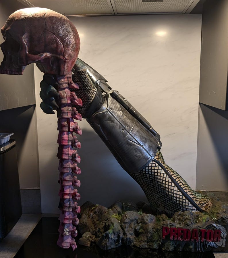 Predator Trophy Display 1-1 Scale Hand Painted | Life-size Sci-fi ...