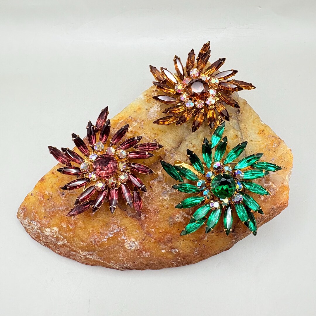 Vintage Rhinestone Starburst Brooch: Mid-century Aurora Borealis Flower ...