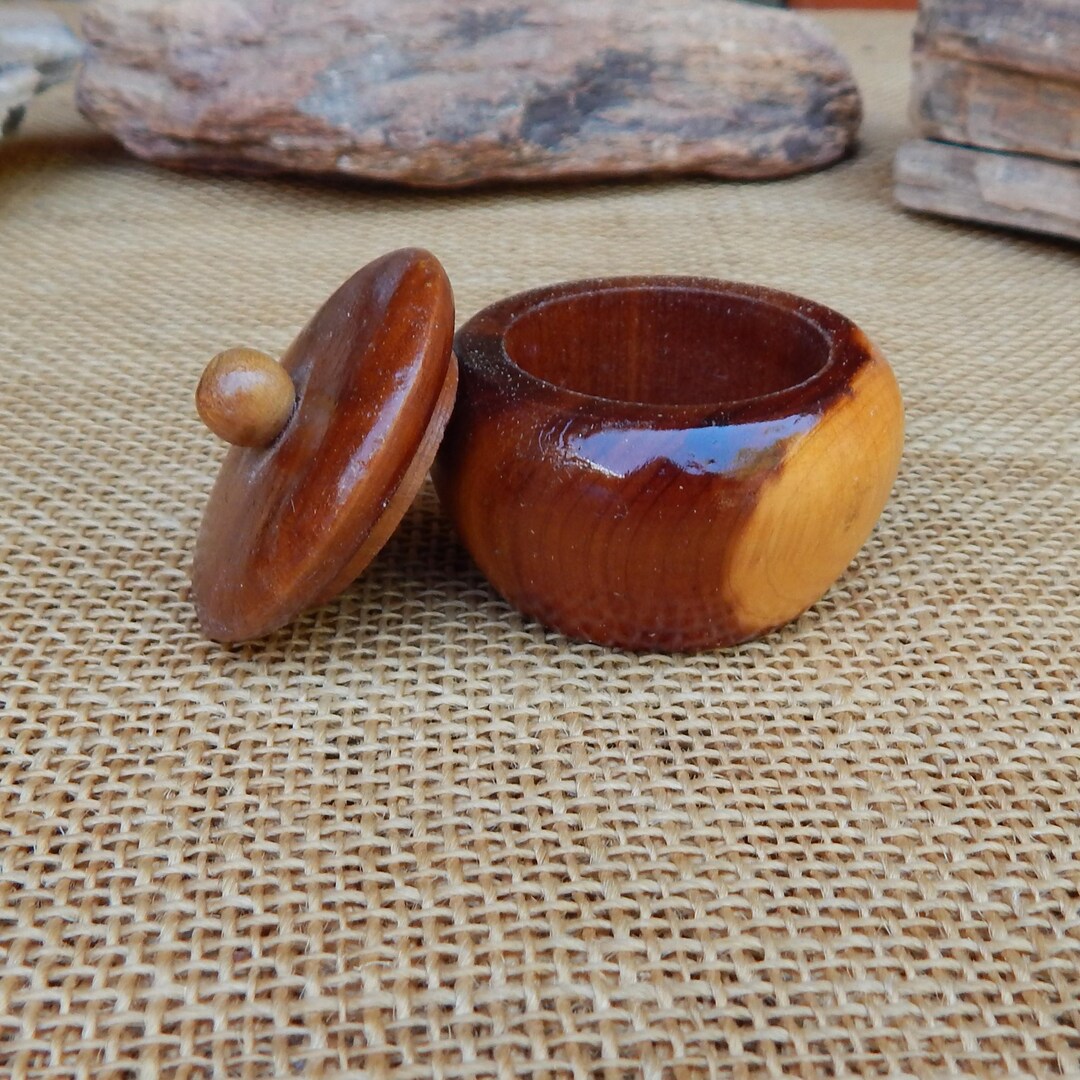 Small Solid Wood Trinket or Ring Box ~ Small Vintage Wood Trinket Box ...