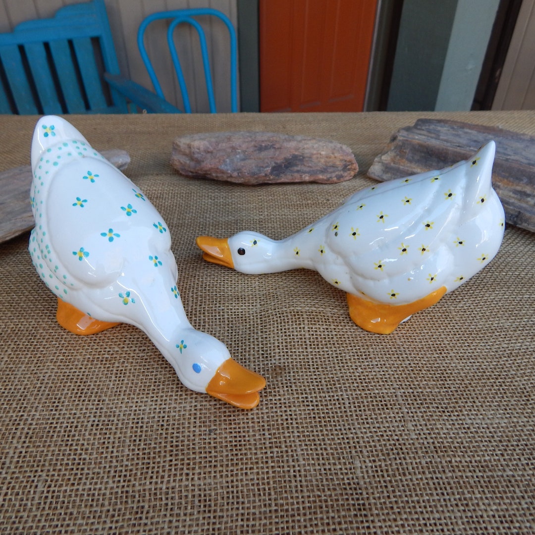 2 Hand Painted Ceramic Ducks Country Charm Hand Painted Ceramic Ducks ...