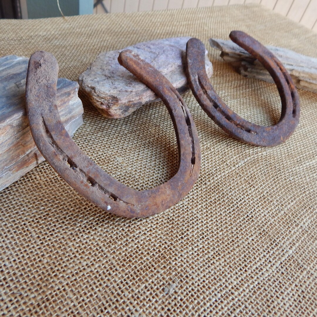 2 Authentic Rusty Horseshoes ~ 1970's 1980's Rustic Horseshoes ~ New ...