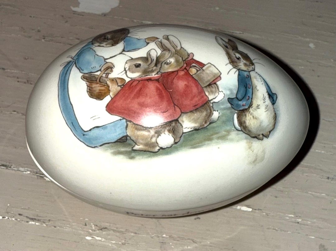 Wedgwood Peter Rabbit Egg-shaped Trinket Box With Lid Beatrix Potter ...