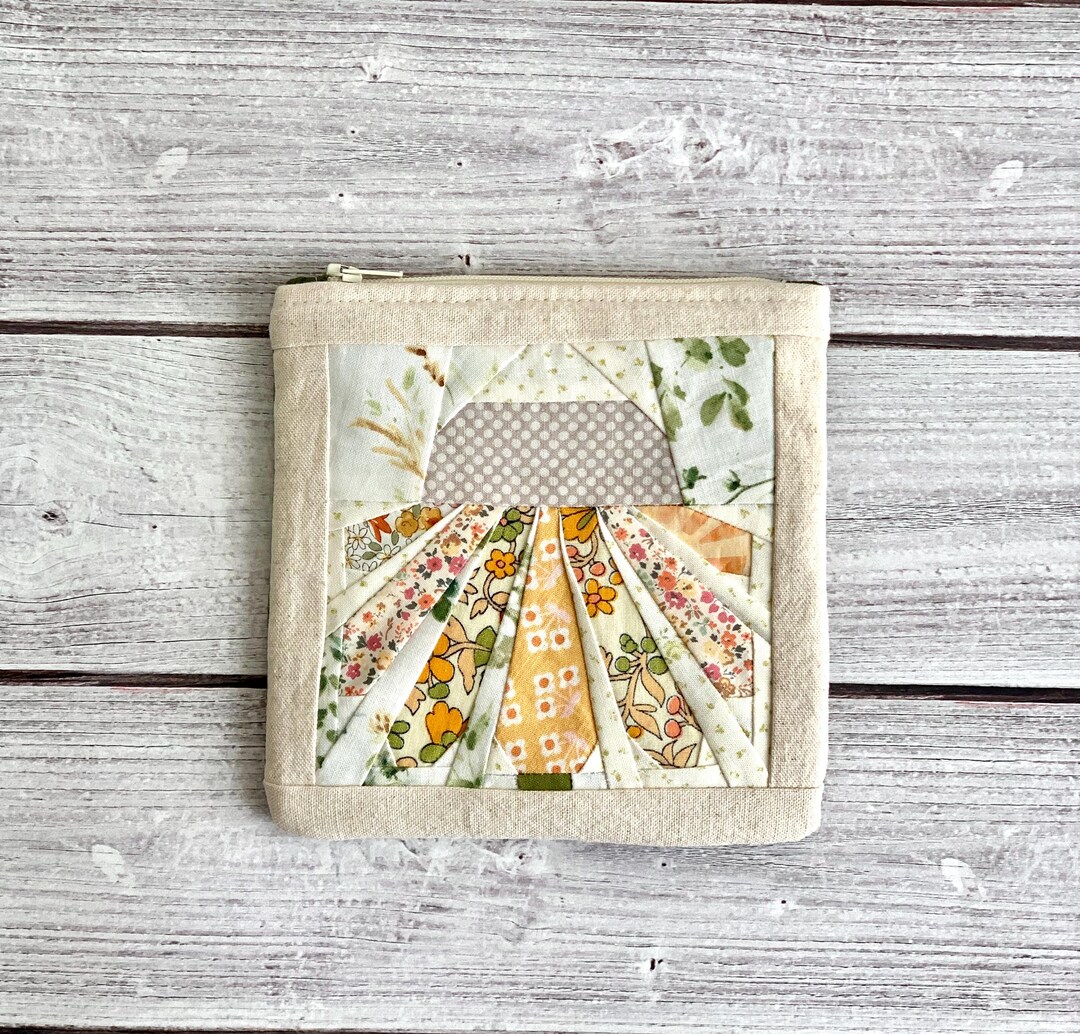 Square Zipper Pouch Flower Daisy Scrappy Zipper Pouch Students Back to ...