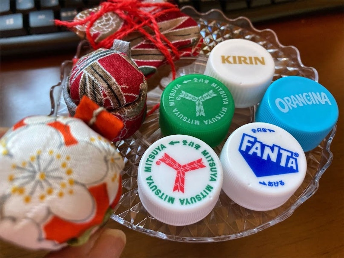 Plastic Bottle Cap Recycled Pincushion Red Wool Kimono chanchanko ...