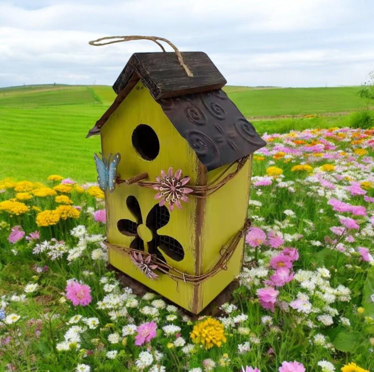 Sturdy Wooden Hanging Birdhouse – Multifunctional Protective Garden ...