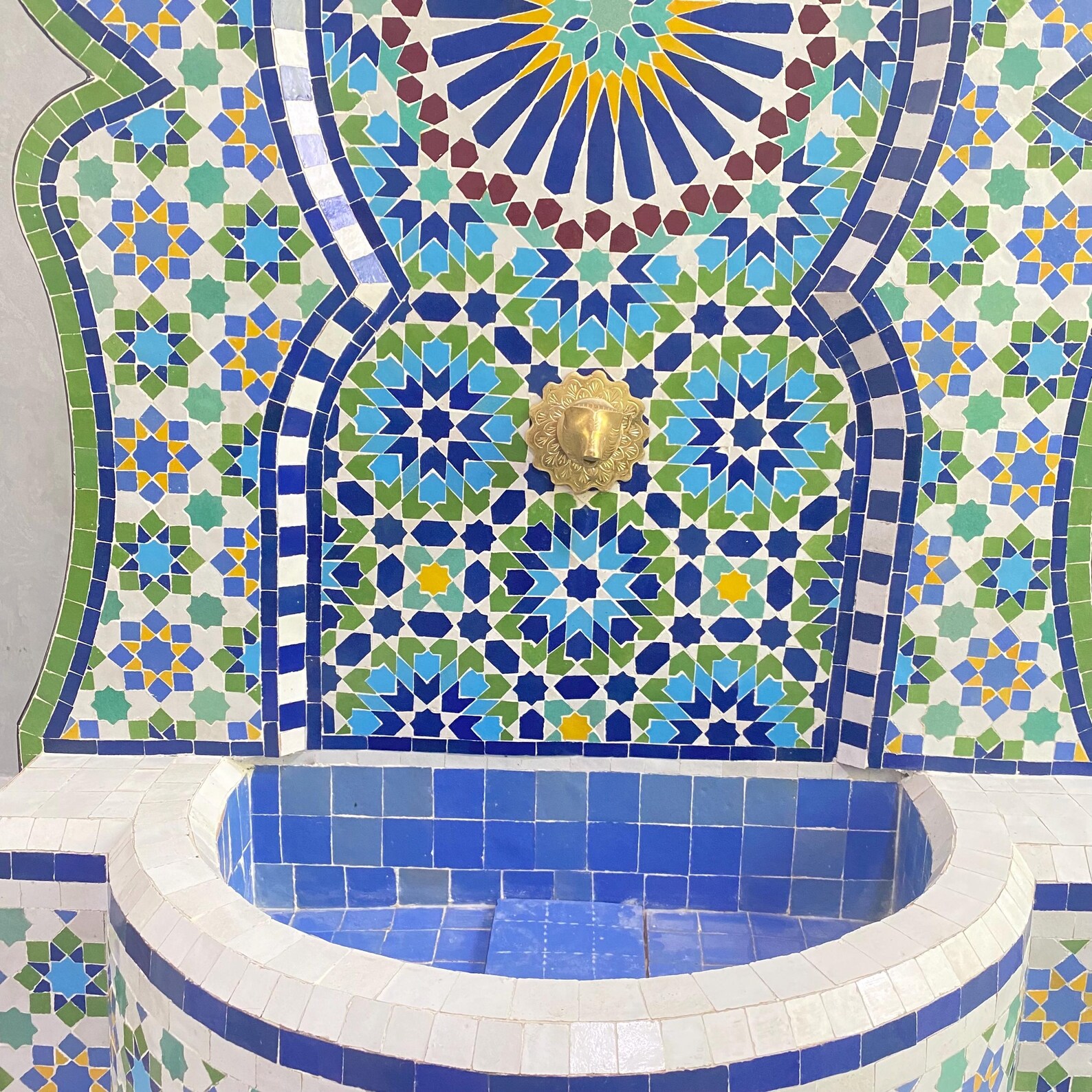 Handmade Moroccan Mosaic Wall Fountain: Custom Tile Water Feature - Etsy
