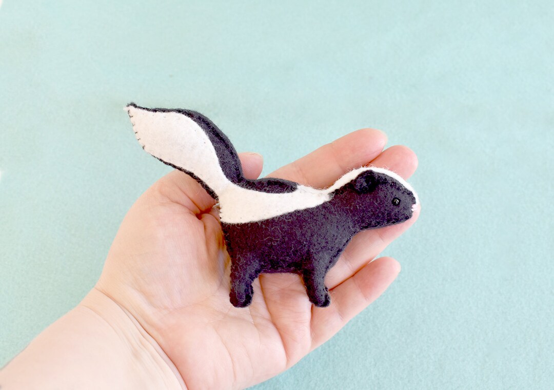 Felt Stuffed Skunk SVG and PDF Sewing Pattern and Tutorial - Etsy