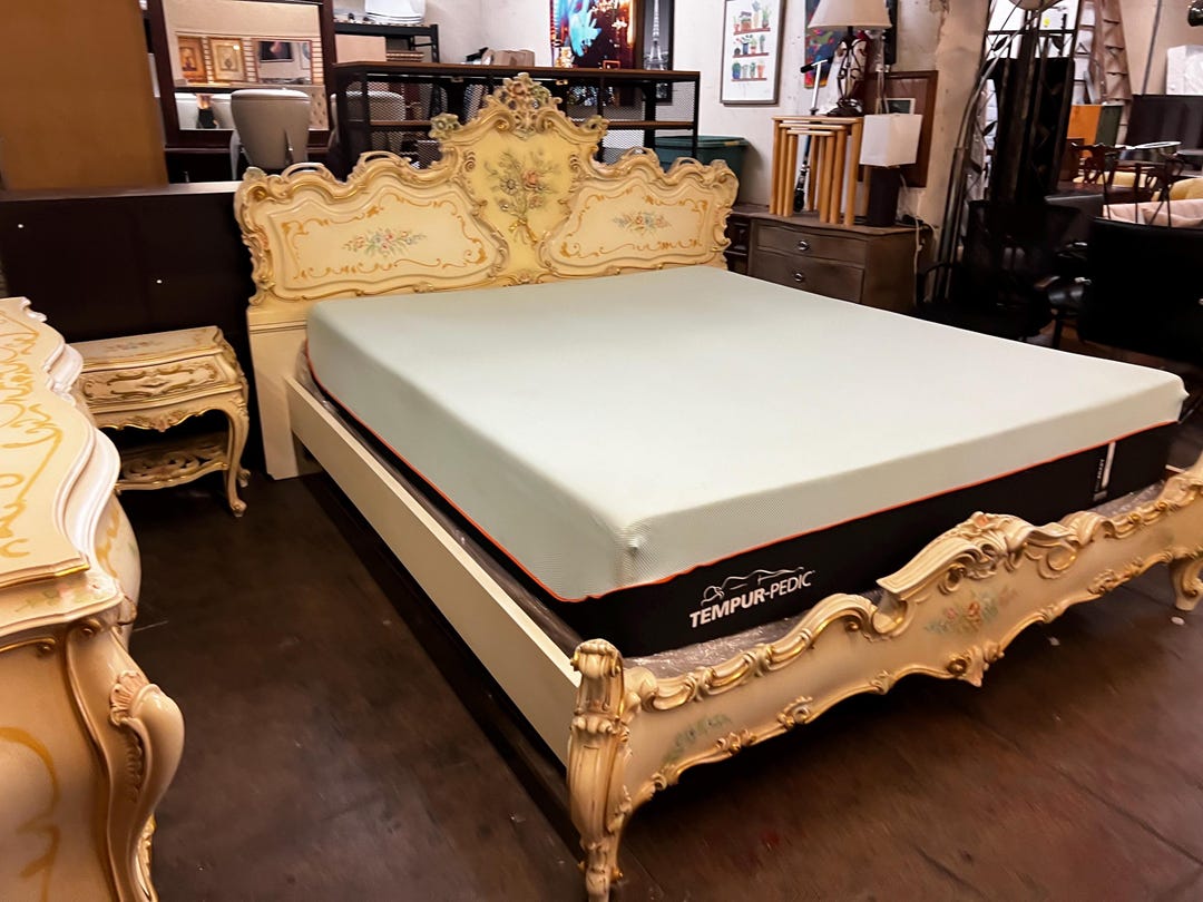 Stunning SILIK King Bed With Two Nightstands Italy - Etsy