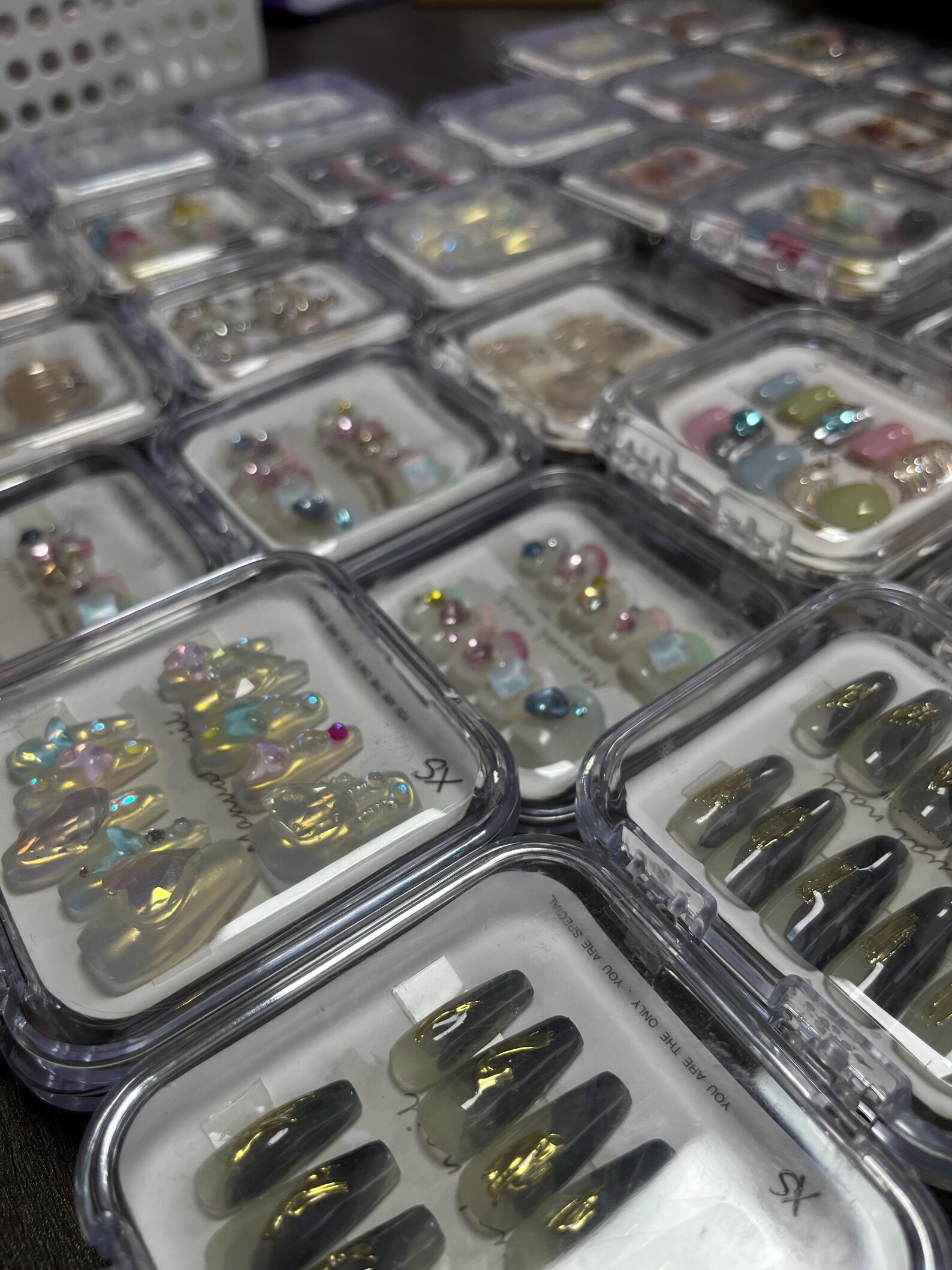 5 Sets Surprise Nails Box, 3D Random Nails Set, Mystery Press on Nails ...