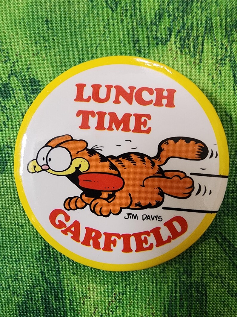 Vintage Garfield Button - Etsy