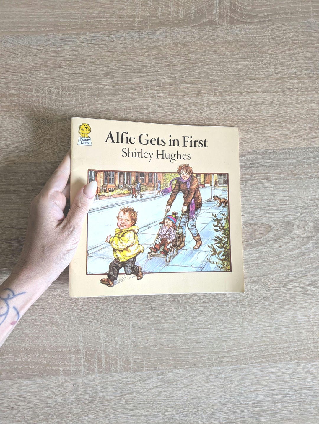 Alfie Gets in First by Shirley Hughes Paperback Rare Vintage Book 1982 ...