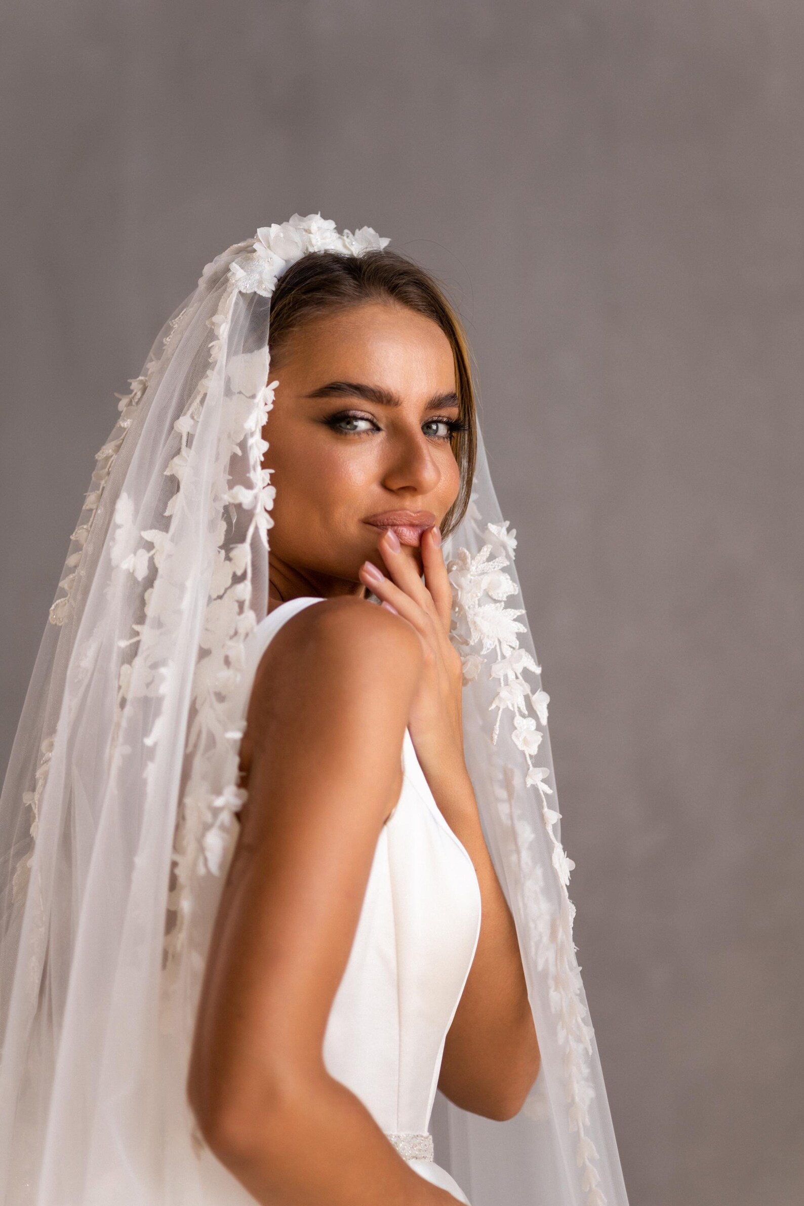 3D Floral Lace Wedding Veil: Ivory Tulle Cathedral Veil - Etsy